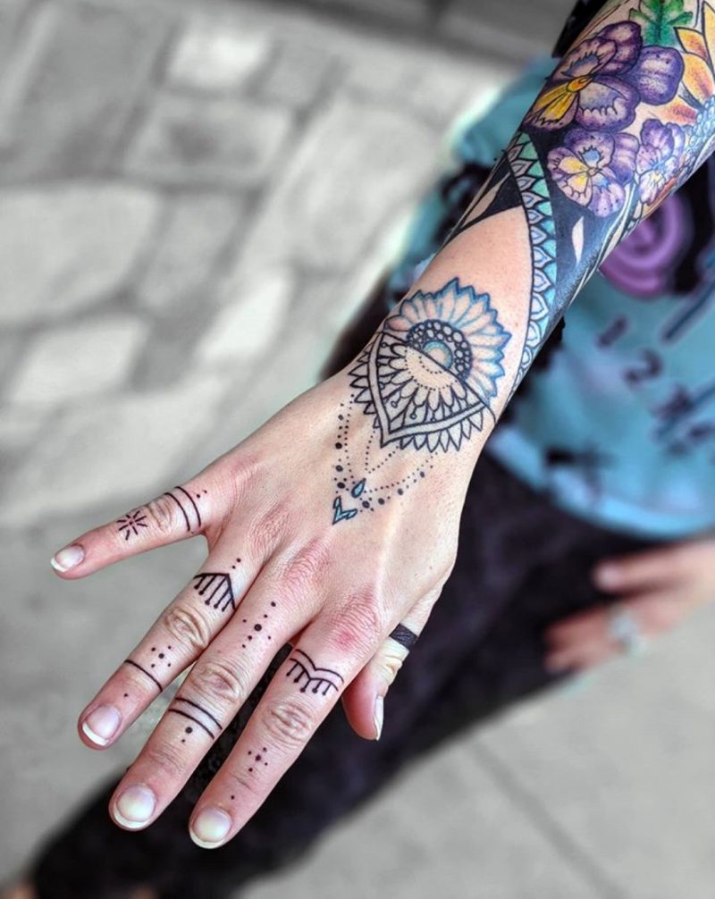 40+ Finger Tattoo Design Ideas - The XO Factor