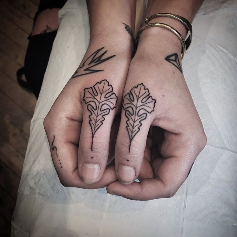 40+ Finger Tattoo Design Ideas - The XO Factor