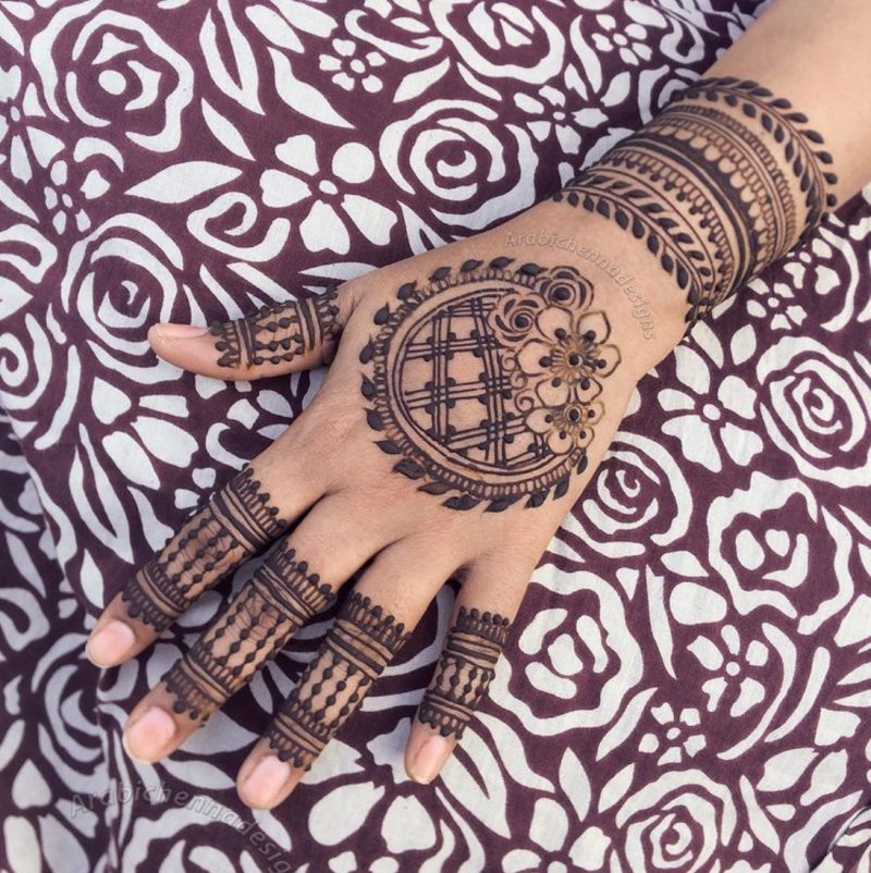 20+ Alluring Henna Tattoo Designs For Women - The XO Factor