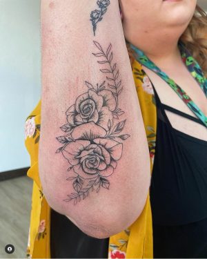 20+ Beautiful Floral Tattoo Designs For Spring - The XO Factor
