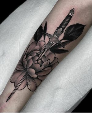 30 Attractive Dagger Tattoos - The XO Factor